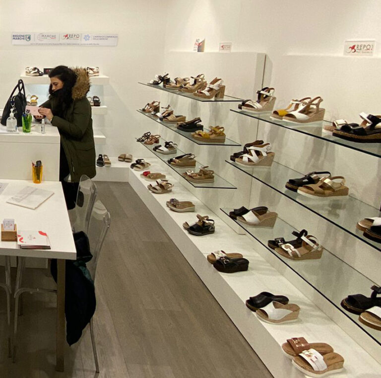 Repo srl production of Italian handmade shoes, fashion sandals