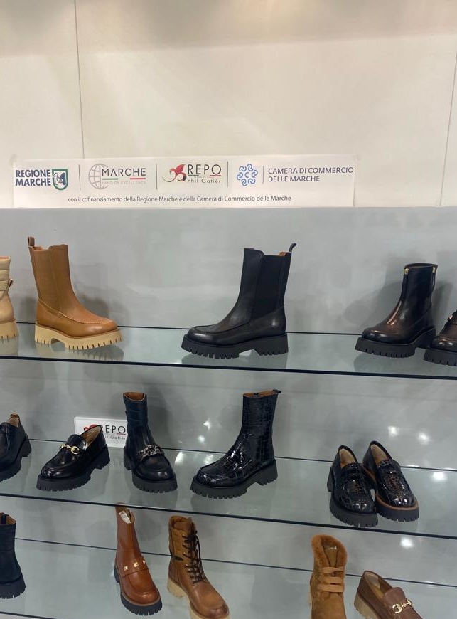 Repo srl production of Italian handmade shoes, fashion sandals